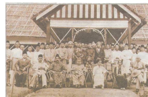 KHOBAR ORANG NOGORI: Sejarah Seri Menanti Monumen terungul di Negeri ...