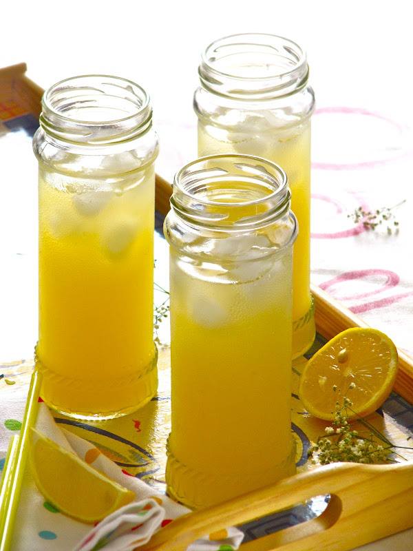 In en om die huis: Lemoensap