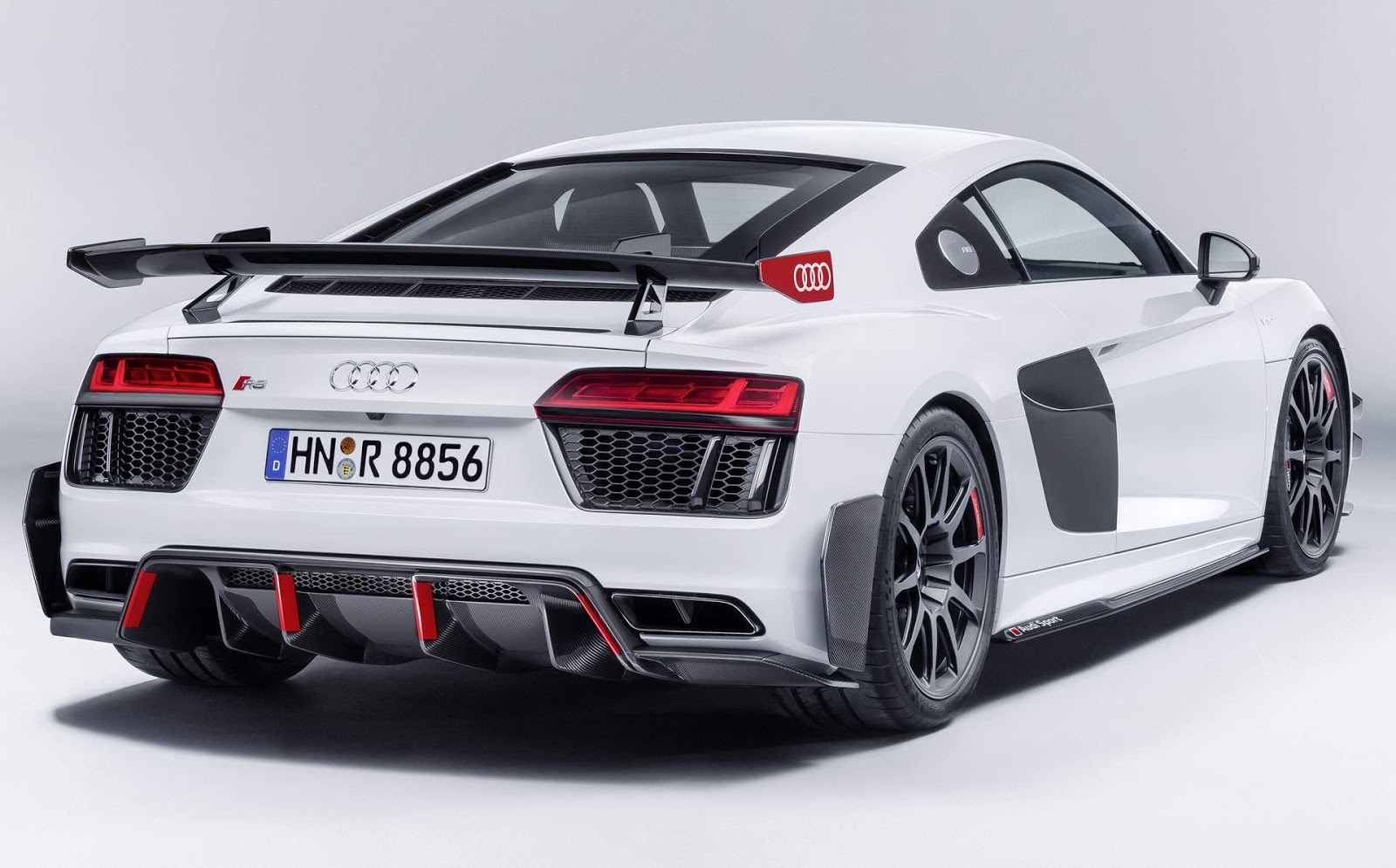 Audi Sport lança kit aerodinâmico para Audi R8 e TT