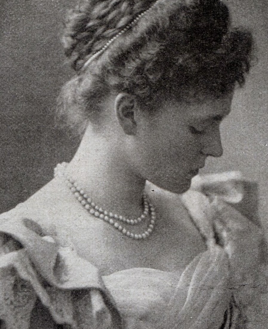 Maria's Royal Collection: Duchess Marie Gabrielle in Bavaria, Crown ...