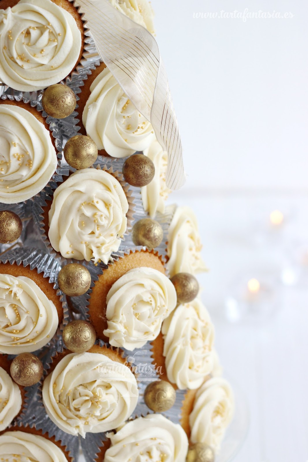 Cómo hacer un Árbol de Navidad con Cupcakes - TartaFantasía