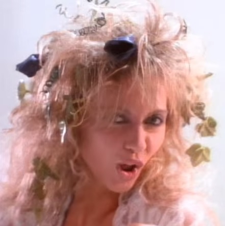 A que no funciona!!: 141 ladies singing in english