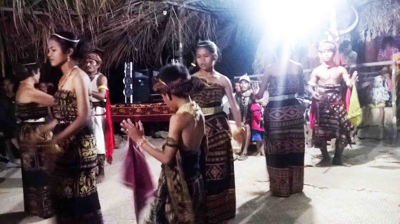 Tari Ledo Hawu, Tarian Tradisional Dari Daerah Sabu Raijua Provinsi NTT ...