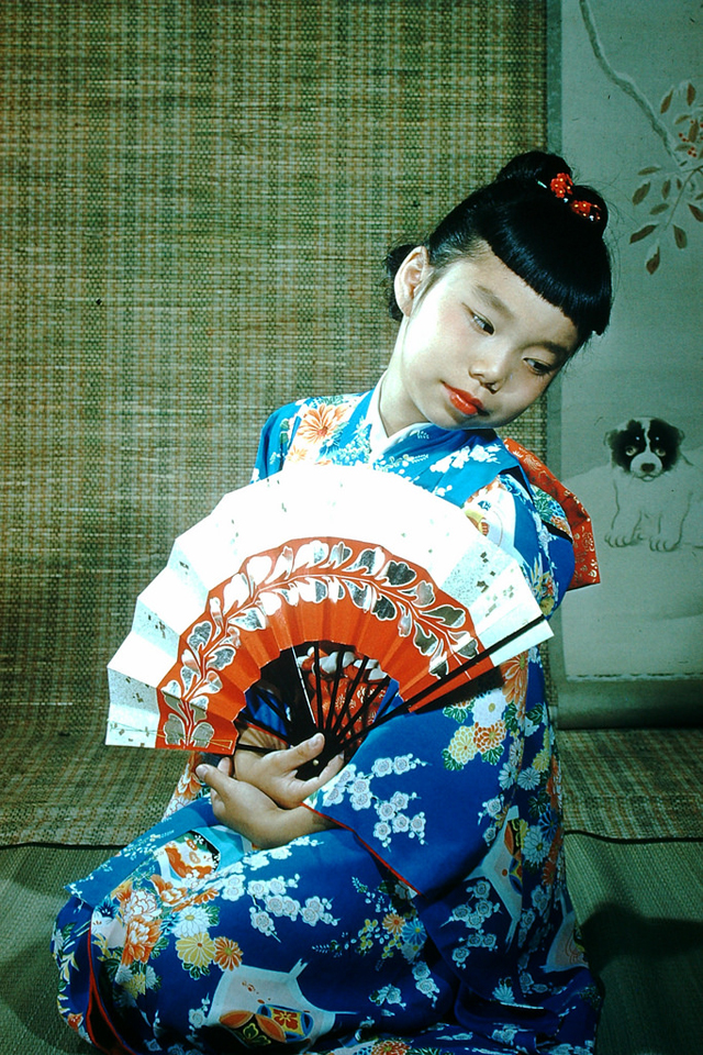 25 Beautiful Kodachrome Pictures of '50s Japanese Portraits in a Photo ...