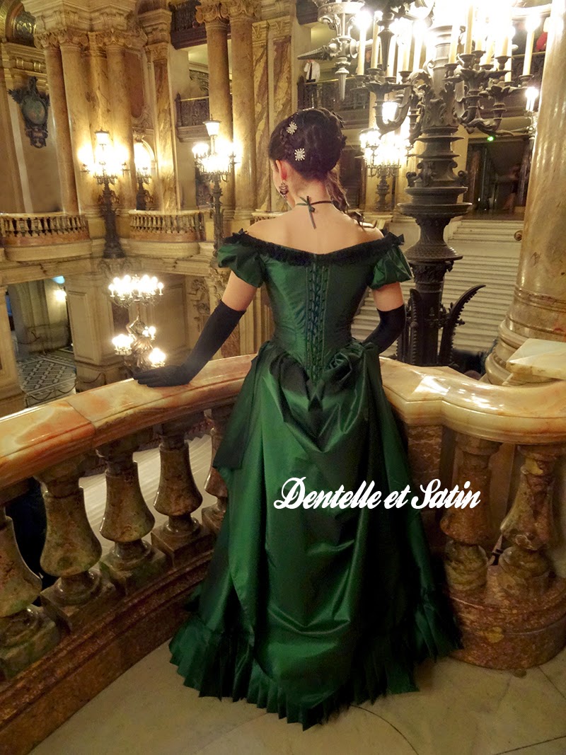 Dentelle et Satin: Opéra 2015 Green Bustle dress