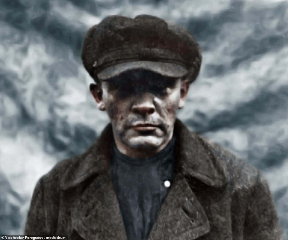 Russia's dark days in colour: The grim reality of the 1917 revolution ...