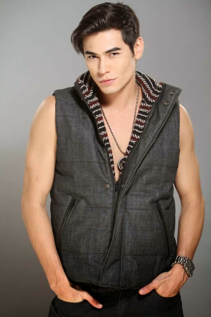 Man Central: Fabio Ide: In Casual Wear