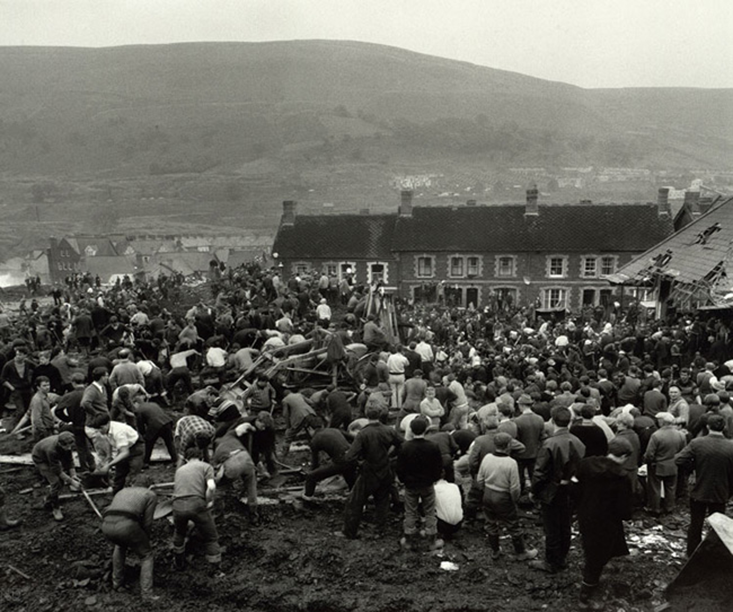 Showmewales2 Aber Fan Disaster Remembered 50 Years On In Library