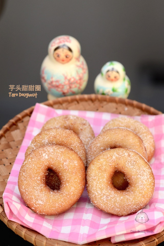 Coco's Sweet Tooth ......The Furry Bakers: 芋头甜甜圈 Taro Doughnuts