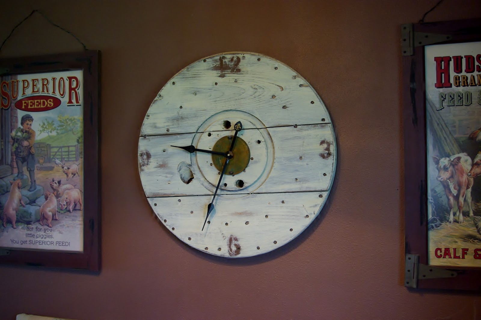 Reclaimed Rustics: WIRE SPOOL RUSTIC CLOCK
