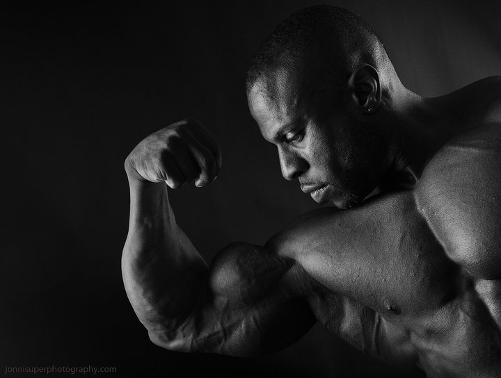 Worldwide Bodybuilders: Canadian bodybuilder Mboya Edwards