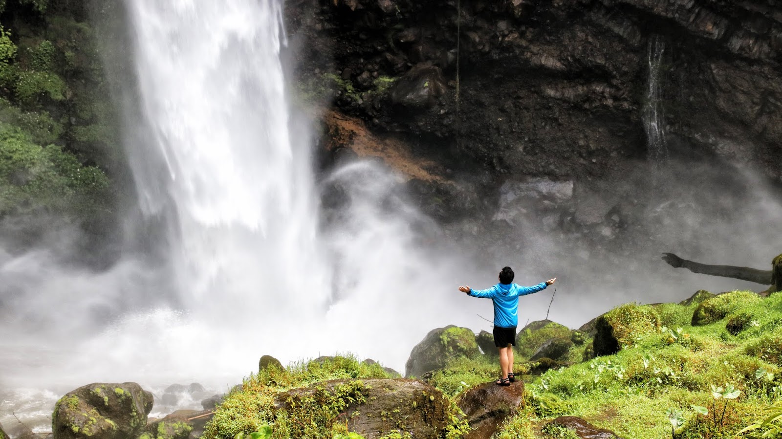 Wisata Indonesia: Jelajah Tasikmalaya Bagian 3: Curug Ciparay