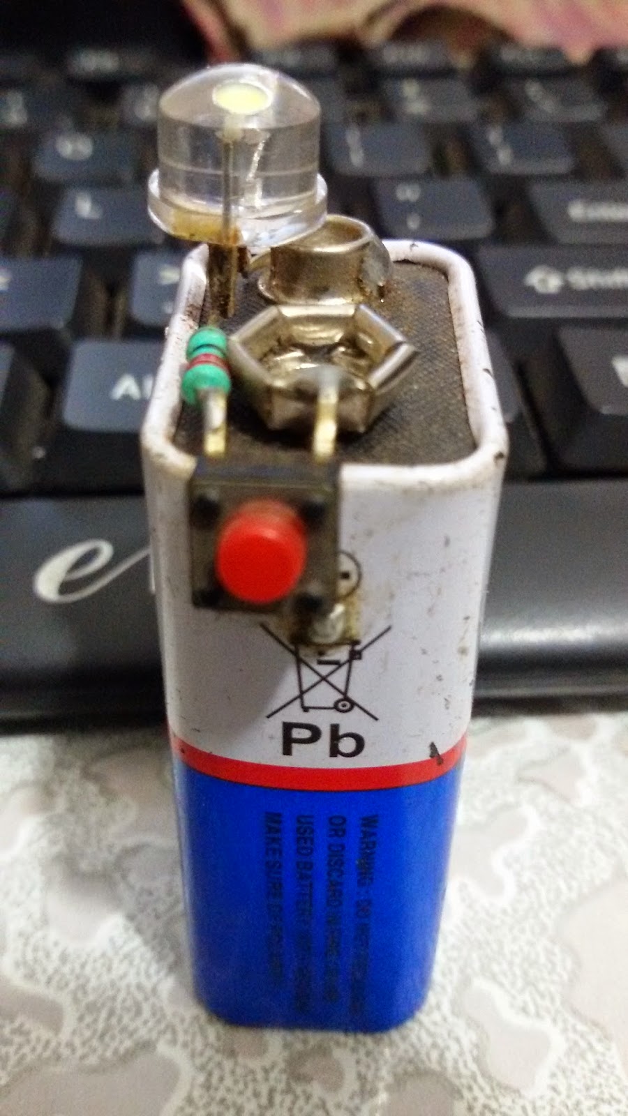 MAKE A TORCH WITH 9V UNUSED BATTERY - Tips And Trick Electronic
