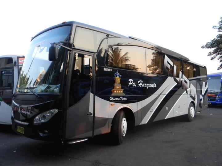 Garasibis: PO Haryanto - Jakarta