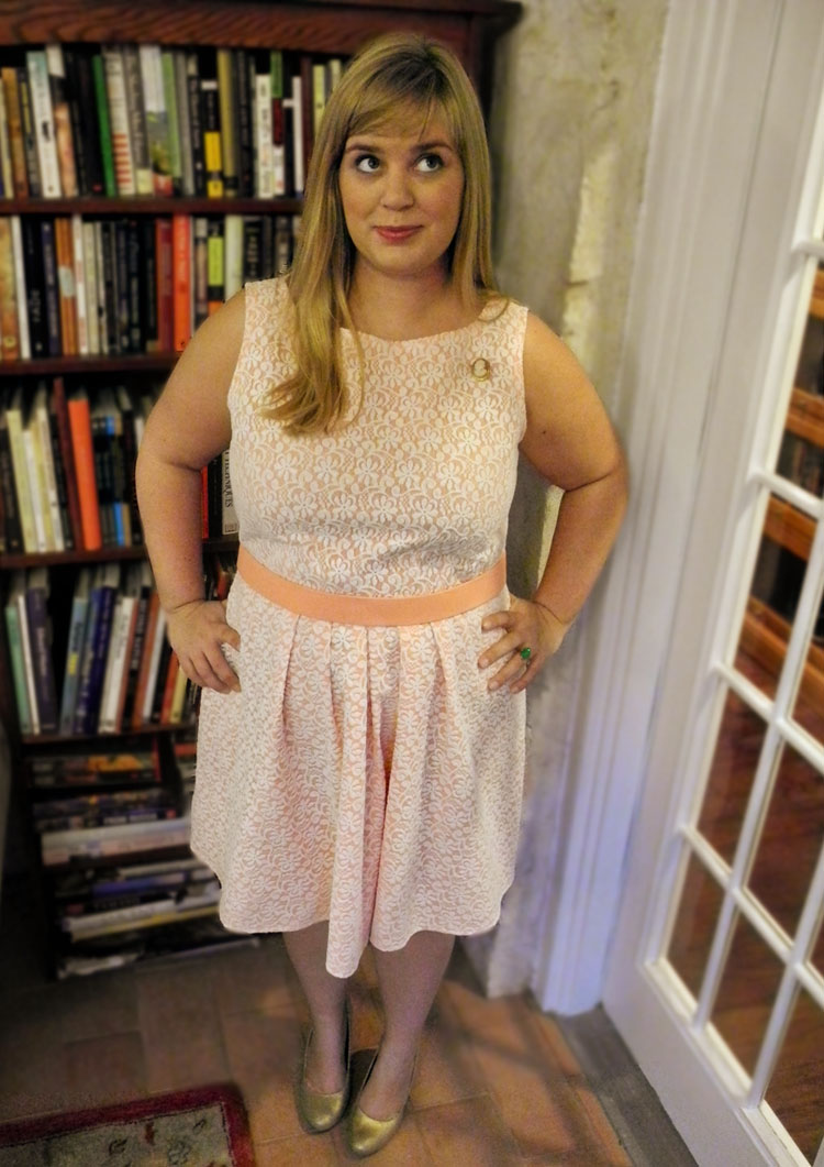 Idle Fancy: Miss Vivi Makes A Cameo: Simplicity 2444