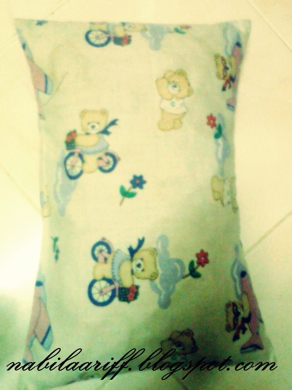 Kewcik Punya Blog: Tadew Sebijik pum Bantal Busuk.