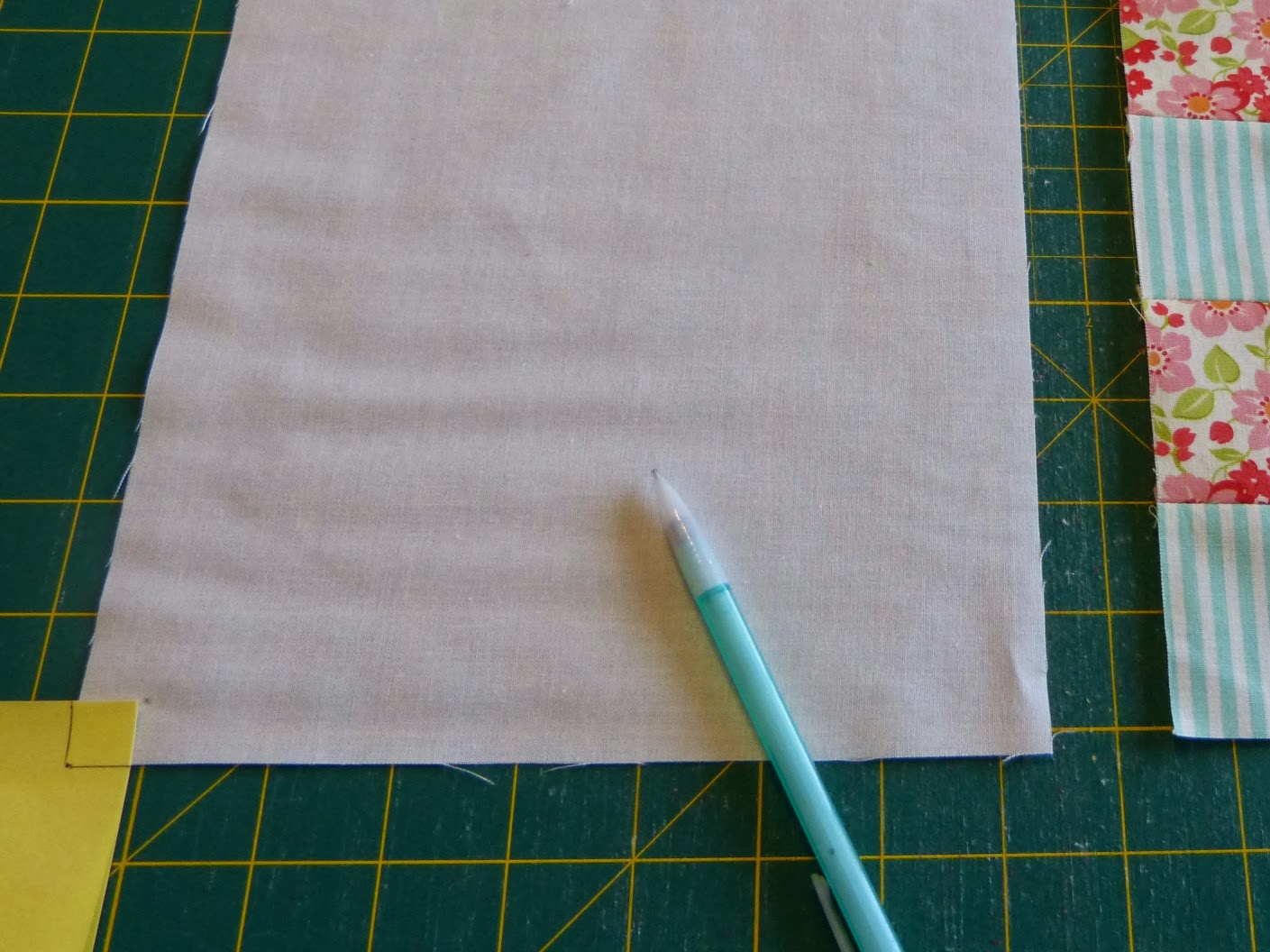 Pretty Little Quilts: Summer Beach Quilt Tutorial - Part IV - Sailboat ...