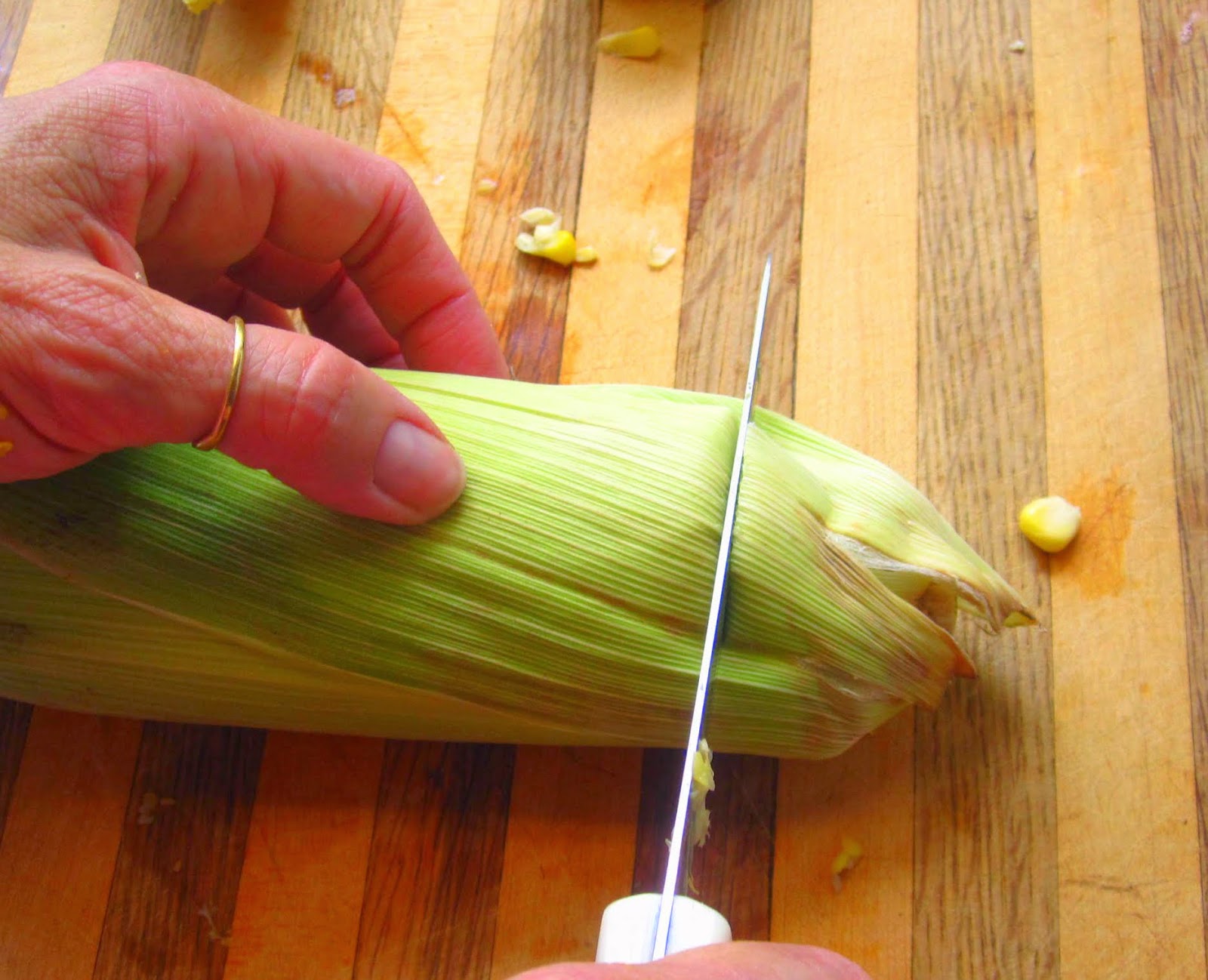 Daily*Dishin: Quick Thyme Corn Cobbettes