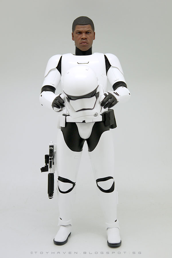 toyhaven: Presenting the Hot Toys 1:6 scale First Order Stormtrooper FN ...
