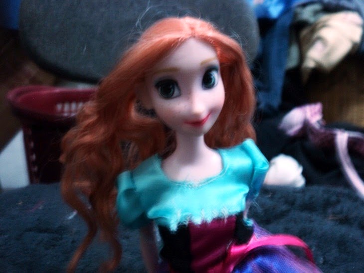 Knocked-off!: Bootleg Doll Review : Bootleg 12" Anna from Frozen Doll