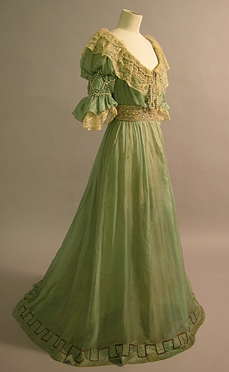 Ninatta'nın Bileziği: 1900'lerde İngiliz Tarzı