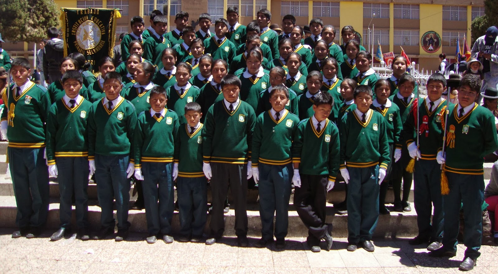 INSTITUCION EDUCATIVA COLIBRI PNP JULIACA: QUE ES LA INSTITUCIÓN EDUCATIVA DEL PROGRAMA COLIBRÍ?