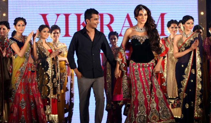 BOLLYWOOD CELEBUZZ: Ticket to Bollywood Fashion Show