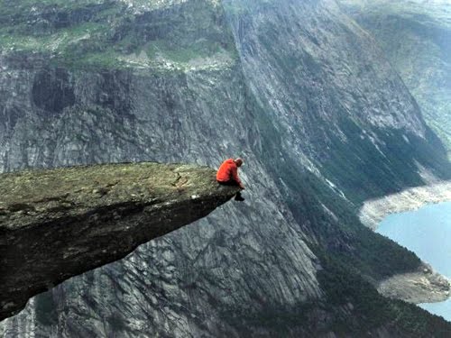 Pix Grove: Massive Flat Cliff in Norway