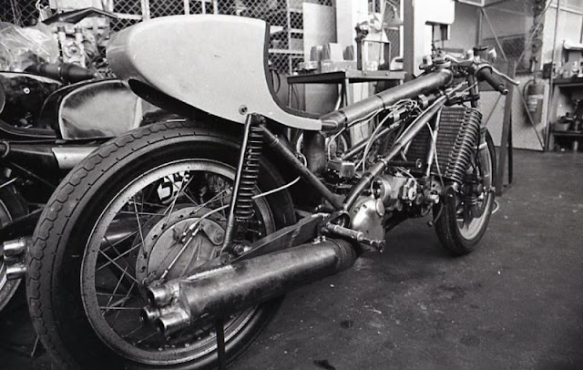 OddBike: König 500 GP - Outboard-Powered Underdog