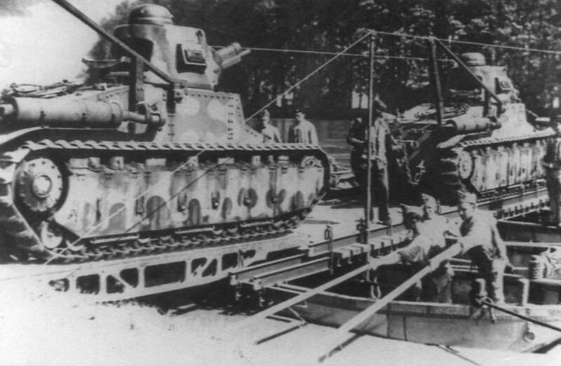 Armour force / Panssaroitu voima : Char D1