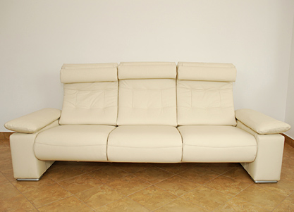 MATERIALE PENTRU TAPIŢERIE: CANAPELE SI FOTOLII DIN PIELE