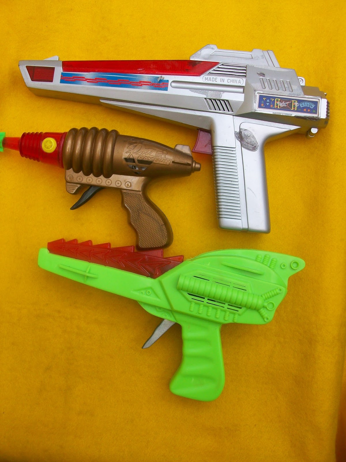 King of Toys: Space Gun Vintage toys Plastic era 80s