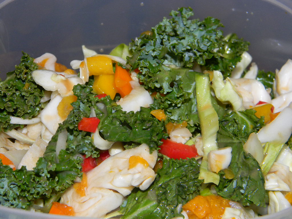 Laurie's Cravings: Colorful Raw Kale Salad