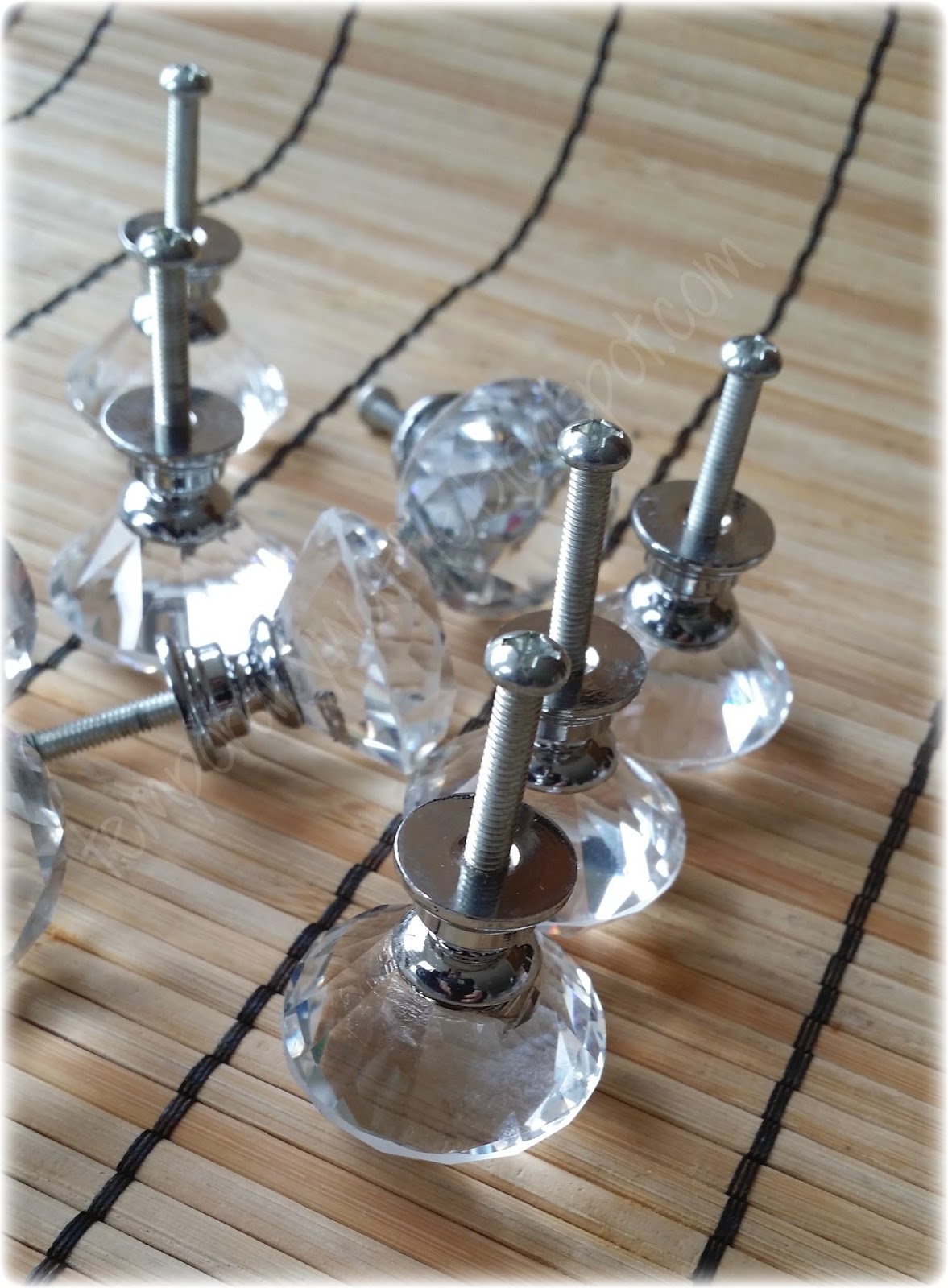 Temporary Waffle: Beautify And DIY With Ohuhu's 10 Piece Diamond Knobs