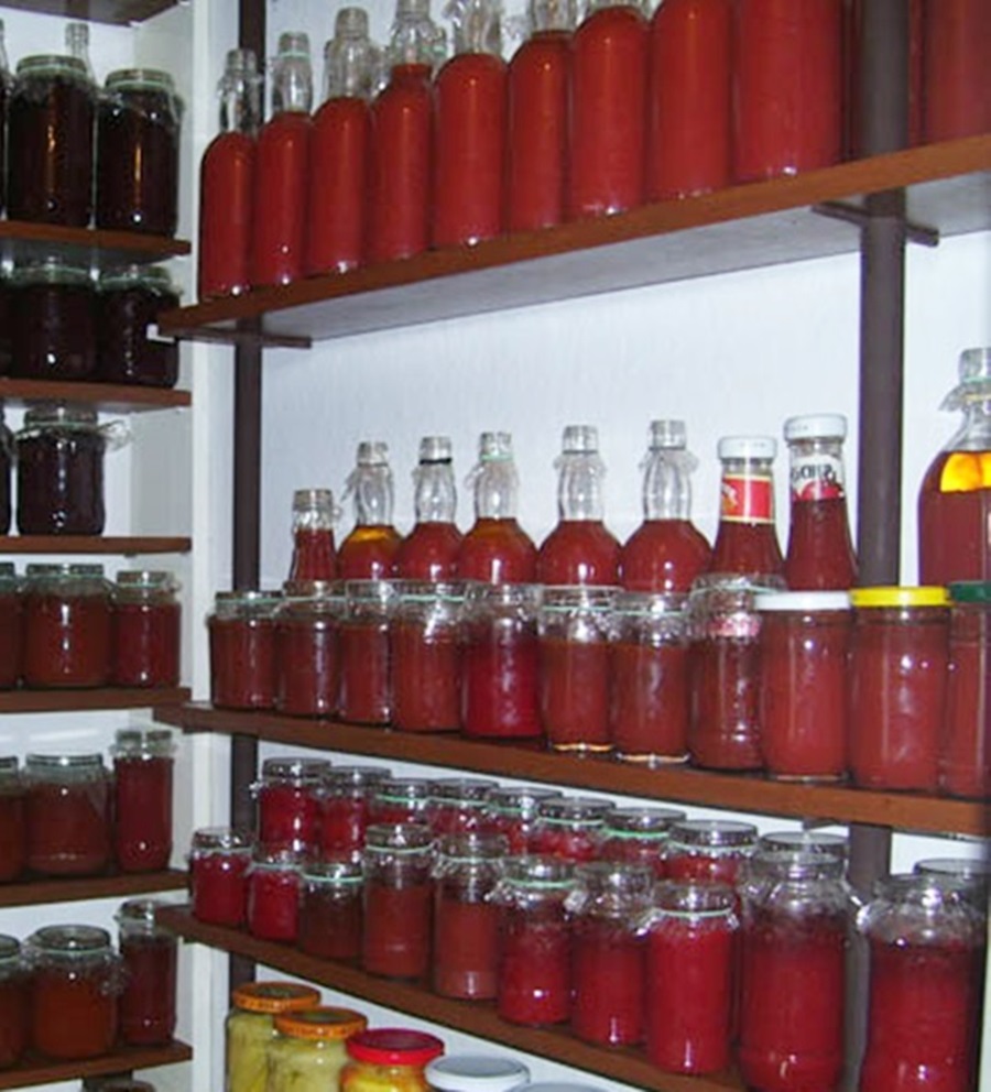 Bulion de rosii preparat in casa « In Bucatarie La Sidy