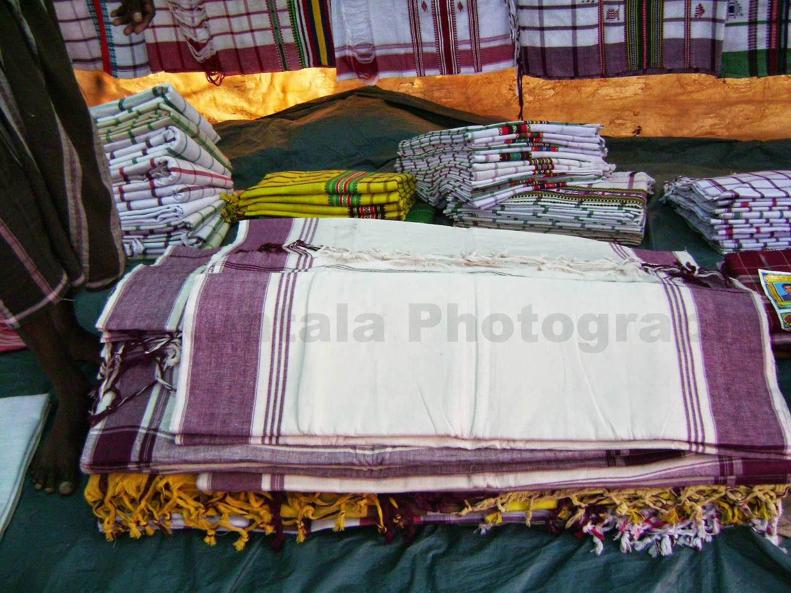 Santals and their costume and tradition: Clothing of Santals