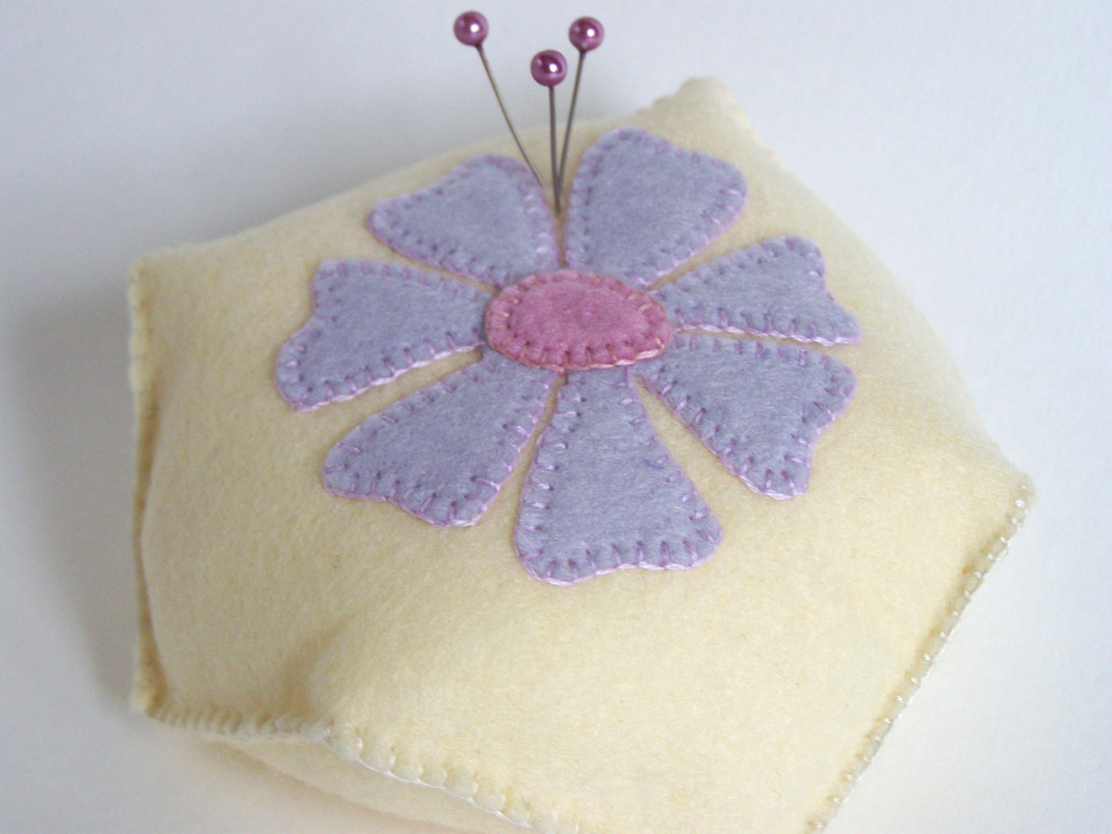 Craft Tutorial - Felt Flower Pincushion Biscornu