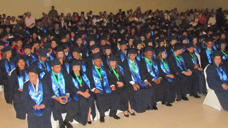 NOTICIAS: 230 NUEVOS PROFESIONALES EGRESADOS DE ISAE UNIVERSIDAD SEDE ...