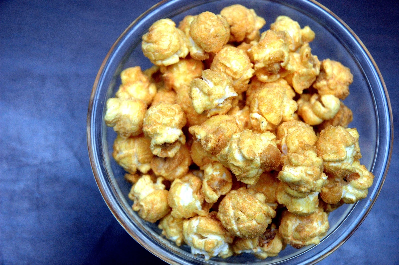 DUDE FOR FOOD: Dee's Gourmet Popcorn: Not Your Usual Popcorn.