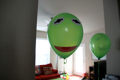 everywhere orange: Kermit party: decor, games and craft