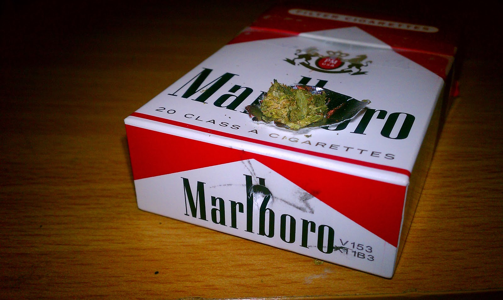 Passion for Pot: Make a Cigarette Pack into a Bowl tutorial.