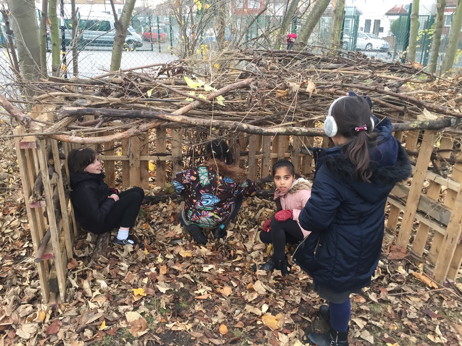 Bannockburn Primary: Always Club at Manor Way - Den Building in the ...