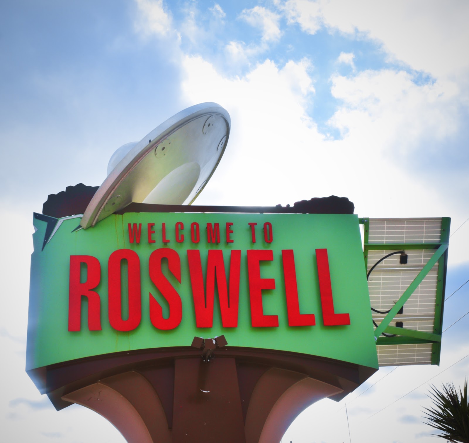 The Shop: Scenes from Roswell, New Mexico.......