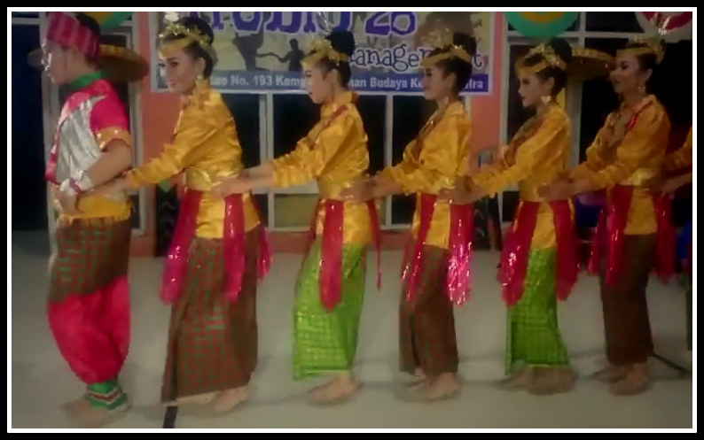 Tarian Tradisional Daerah Selawesi Tenggara Tari Malulo - Tradisional18