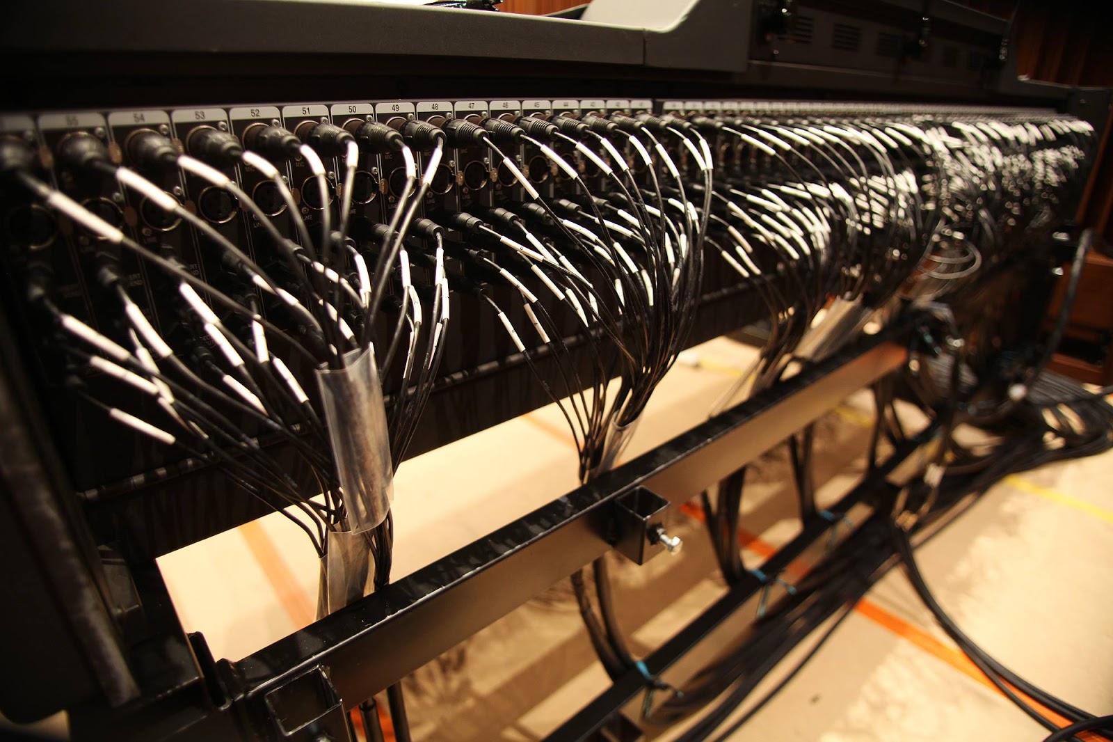 Fredrik Thordendal: Builds An Analog Axe FX | Rig Reactions