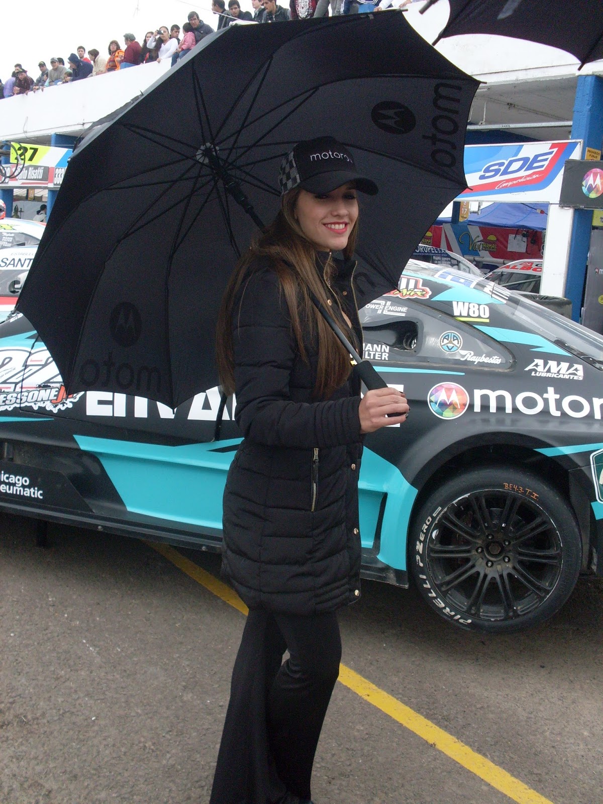 LAS PROMOTORAS DEL "TOP RACE" EN CHACO..!! - 100% FIERRO