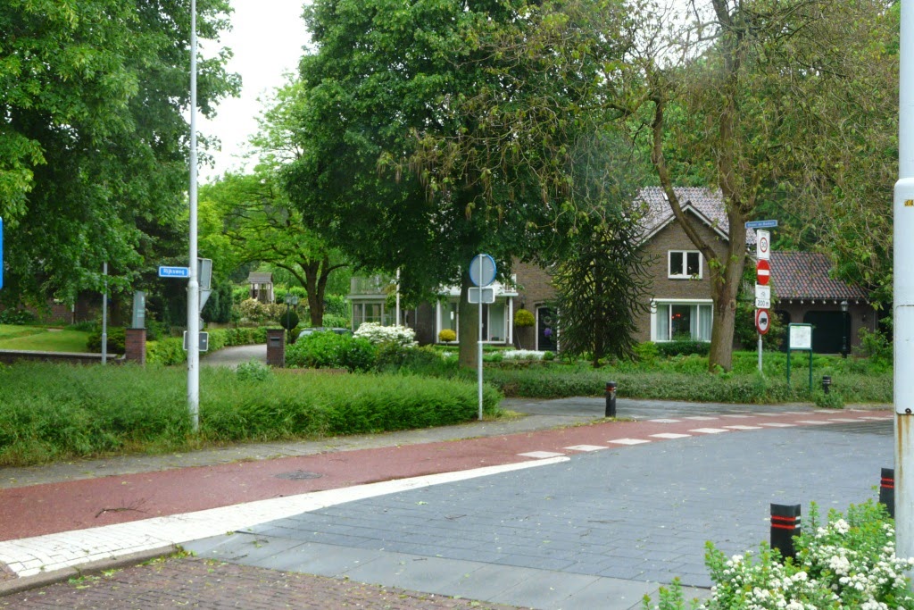 Oud-Renkumse Wandelingen: Het begin van Renkum: de Dorpsstraat en de Kerken
