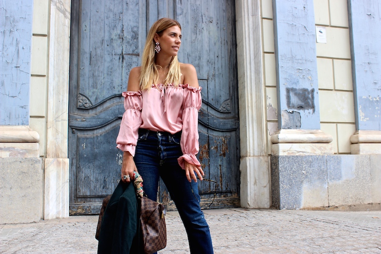 Miss trendy Barcelona: Blusa off shoulder seda rosa