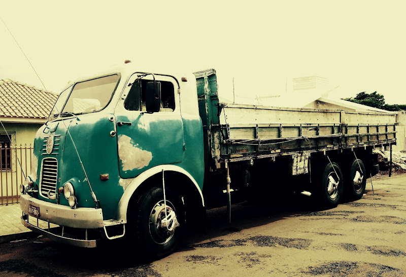 Veículos em Geral: Caminhão FNM D11.000