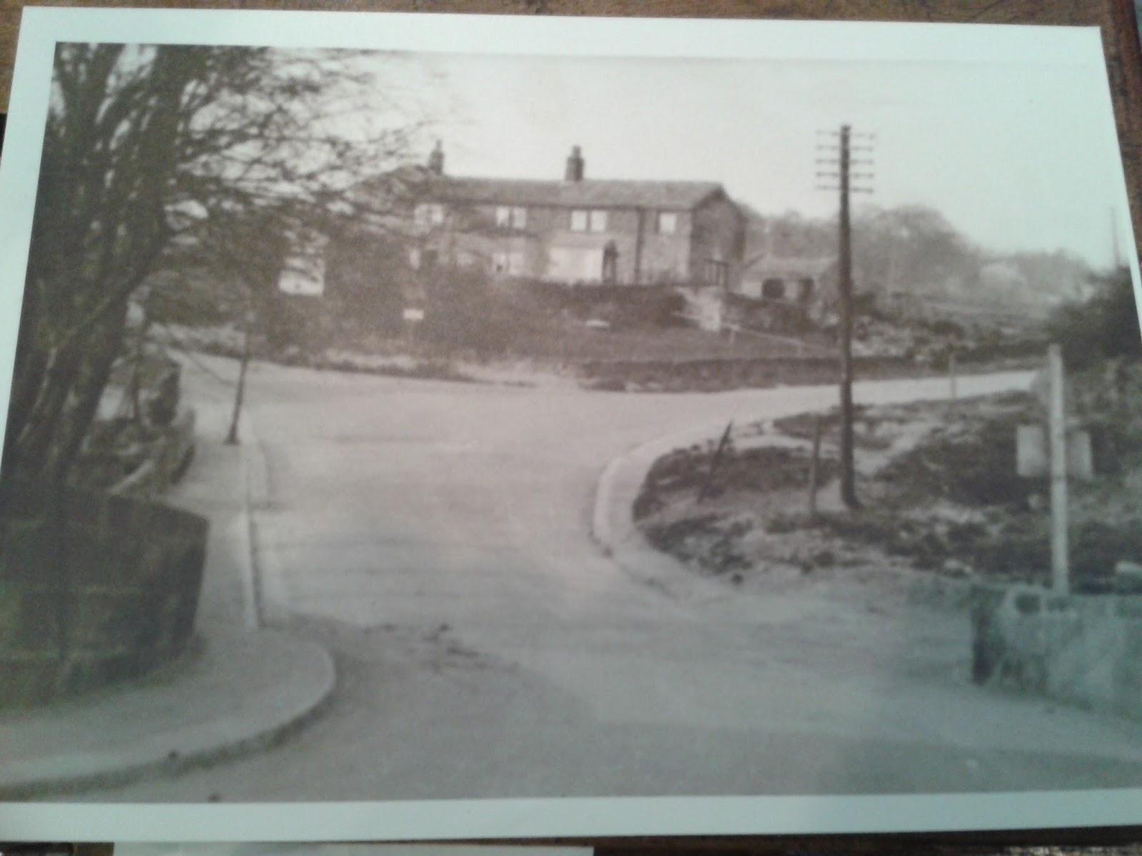 Horsforth Museum: Carr Bridge Horsforth looking both ways undated pictures.